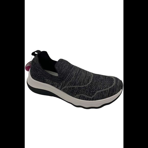 Clarks | Shoes | Clarks Cloudsteppers Slipon Knit Sneaker Circuit Path ...